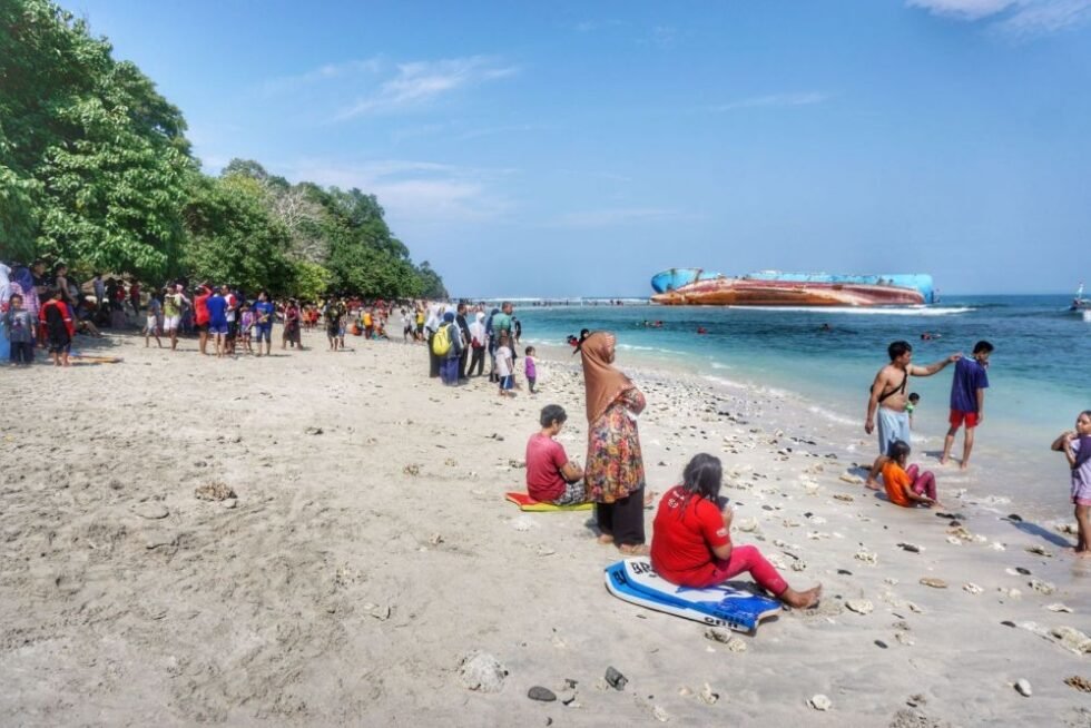 Pantai Pangandaran JAWA BARAT - Lokasi - Rute dan Harga Tiket