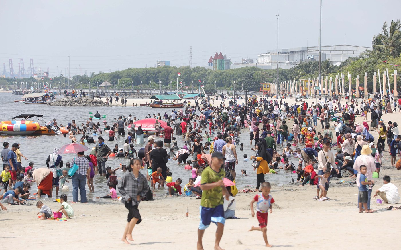 Pantai Carnaval Ancol : Lokasi, Harga Tiket, Jam Buka, Daya Tarik & Fasilitas - 2025
