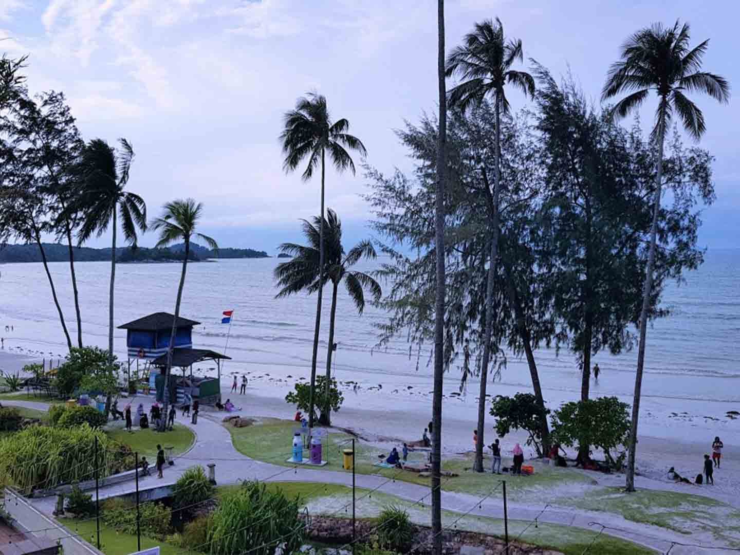 Menikmati Keindahan Pantai Lagoi: Destinasi Wisata Tersembunyi di Pulau ...